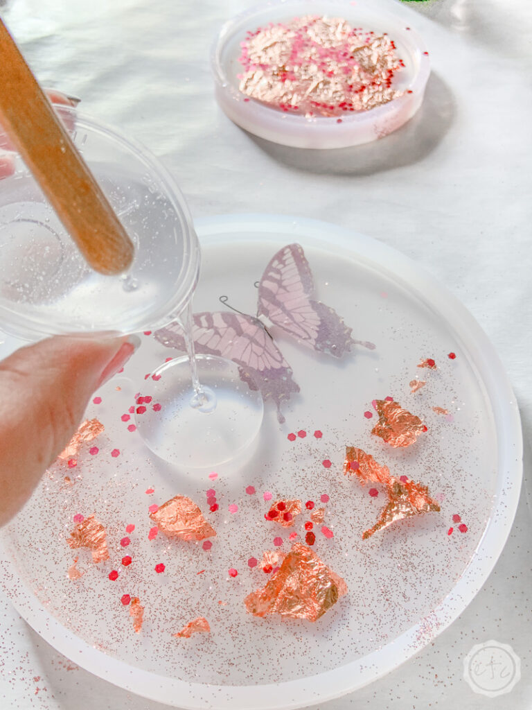 How to Layer Resin - Happily Ever After, Etc.