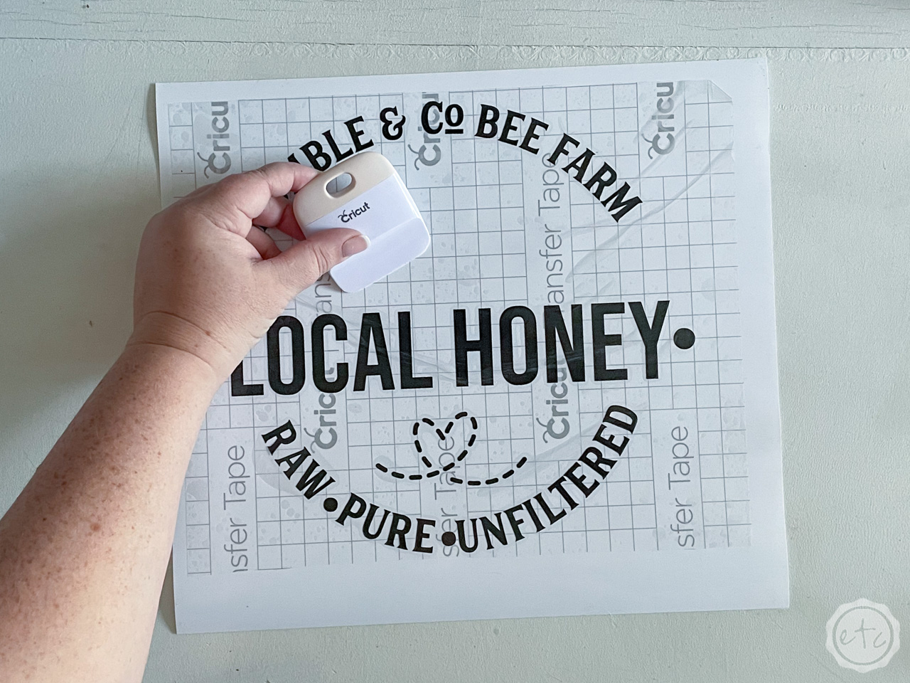 DIY Bumble Bee Farm Sign for Spring - Happily Ever After, Etc.